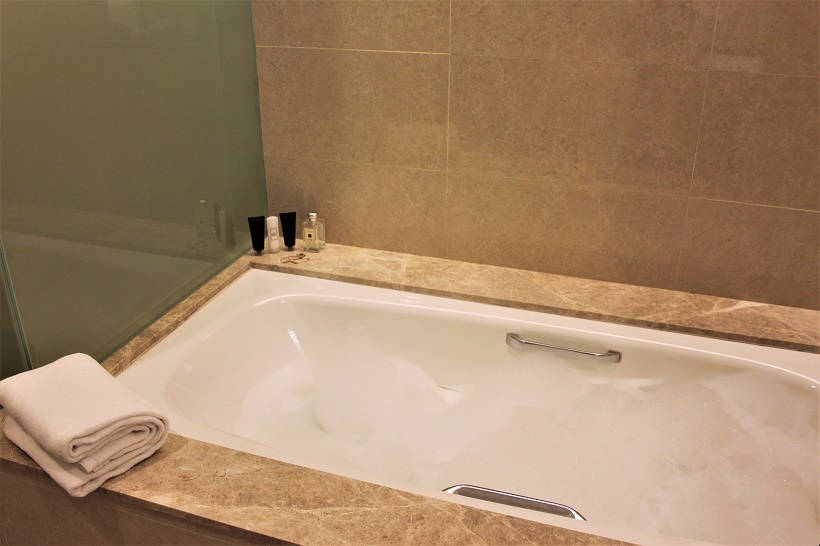 Staying in Luxury at Cosmo Hotel KL: Hotel Review